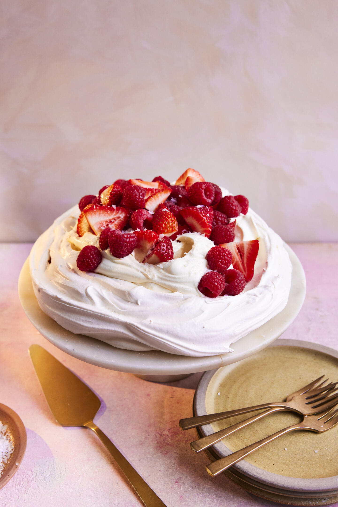 Receta pavlova de frutas de verano con Sal Maldon